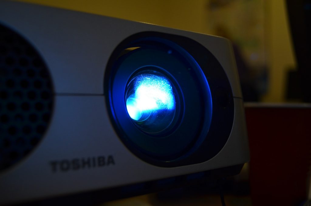 Choosing a Home Theater Projector | 5 Tips to Make it Easier
